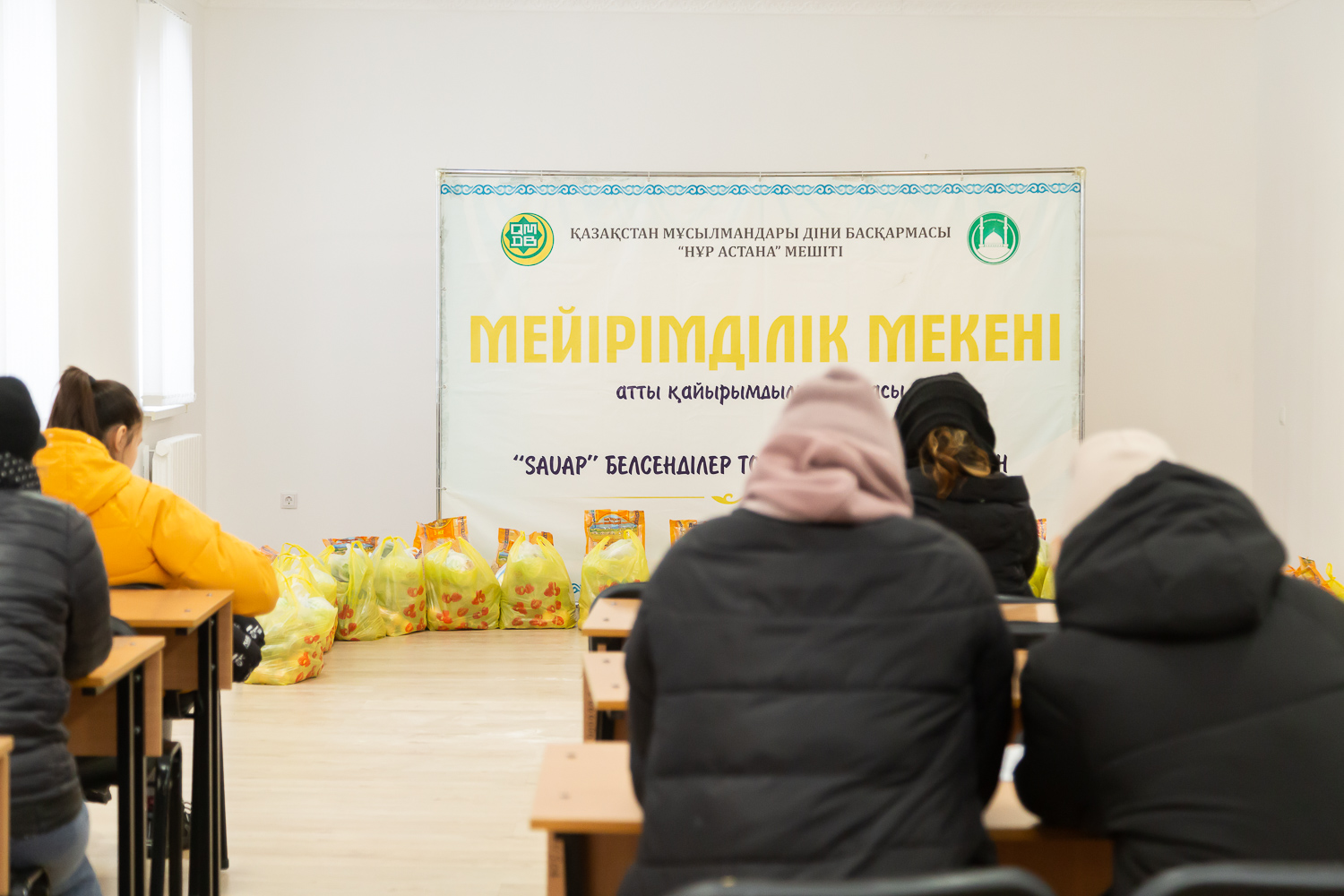 Мешіт ұжымы 20 отбасыға сый-сияпат жасады (фото) - Ummet.kz- Үмметпен бірге!